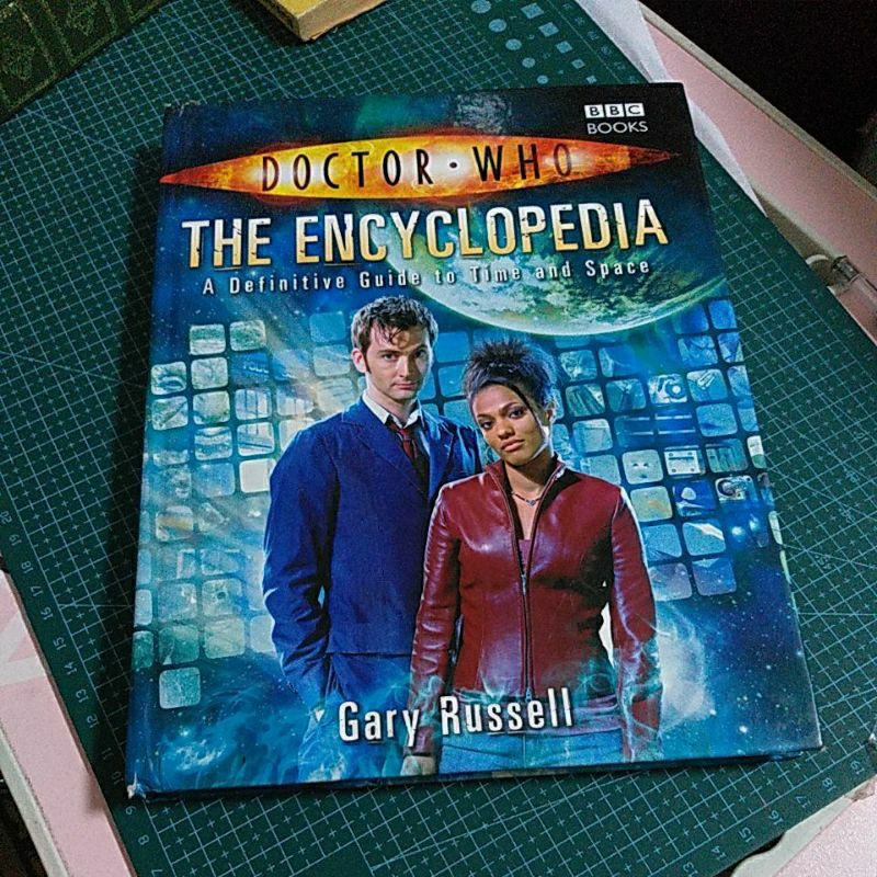 Doctor Who Encyclopedia #1 by Gary Russell HB Secondhand (loose binding ...