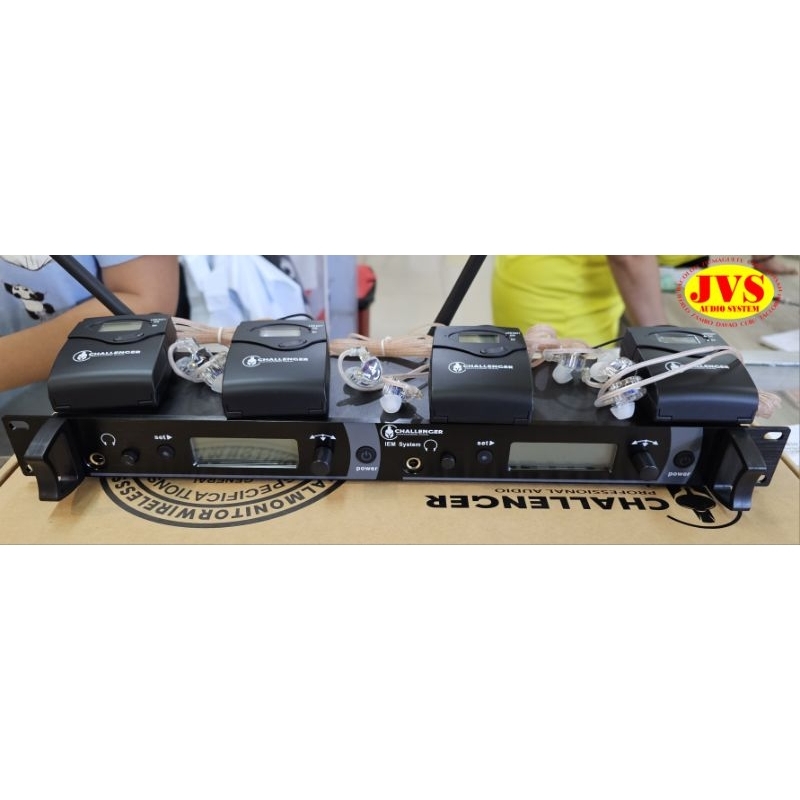 Challenger Wireless In Ear Monitor System with 4 Beltpacks and 4 ...