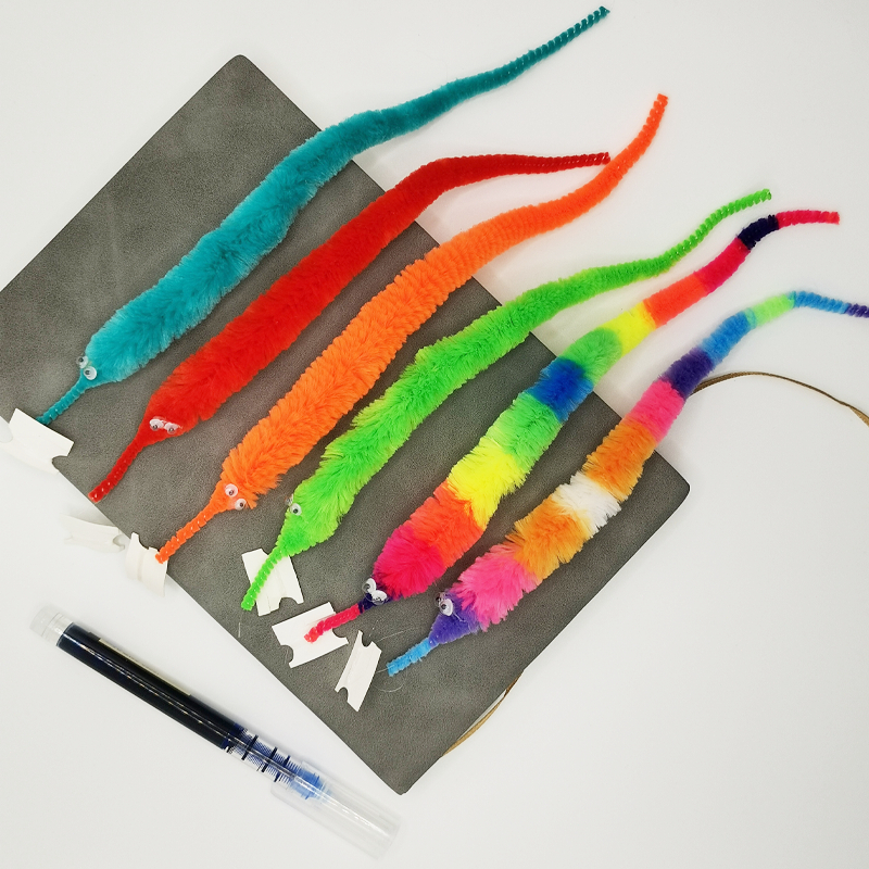 Children's Magic Blur Twisted Worm Seahorse Toy Swinging Moving Street ...