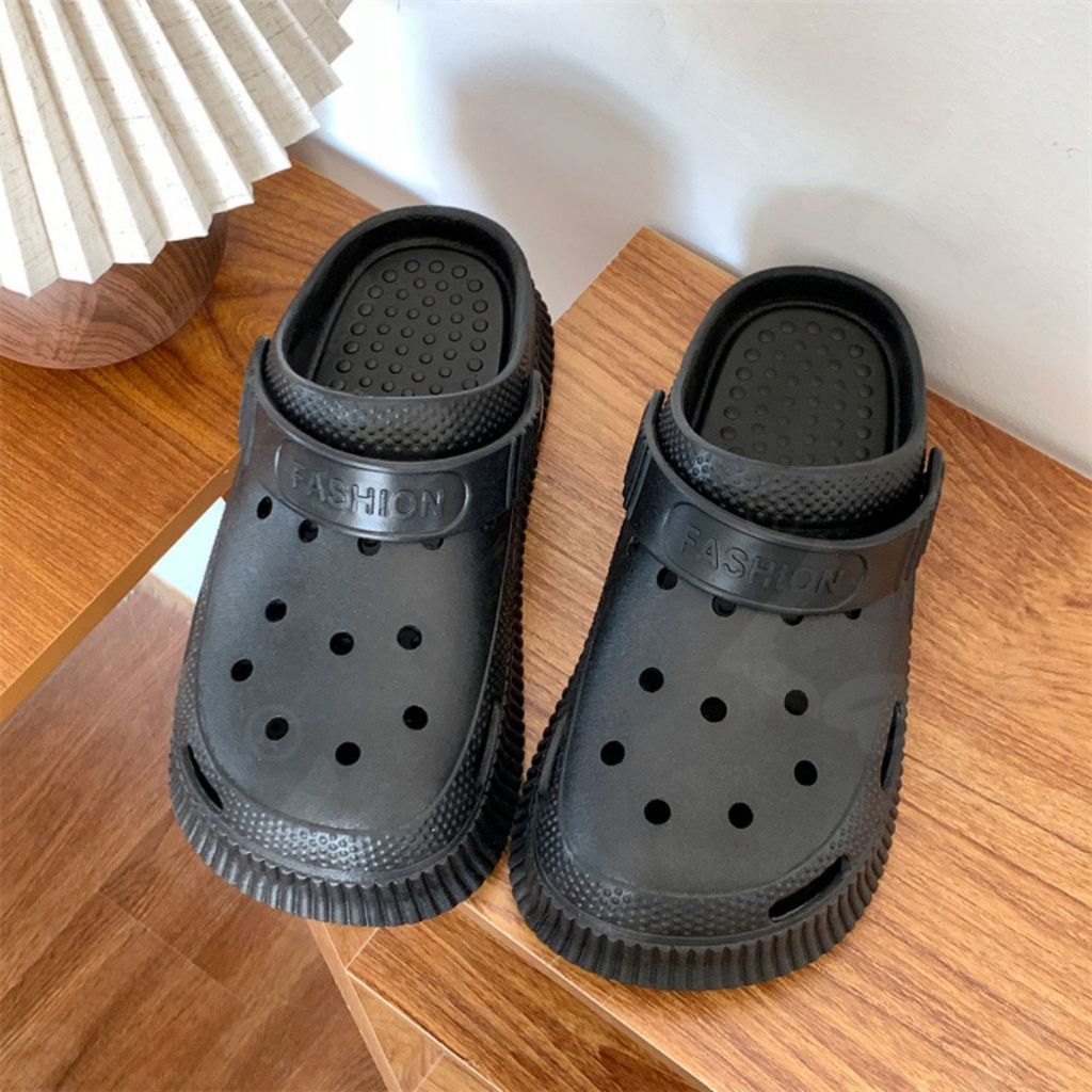 【LaLa】New korean Clogs With random Jibbitz Comfy Rubber slippers Casual ...