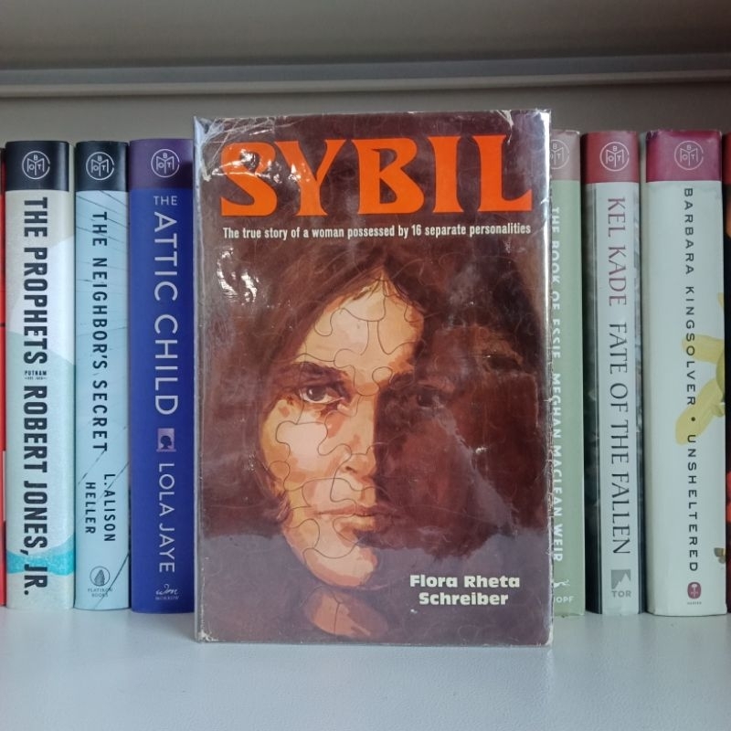 Sybil: The True Story of a Woman Possessed by 16 Separate Possibilities ...