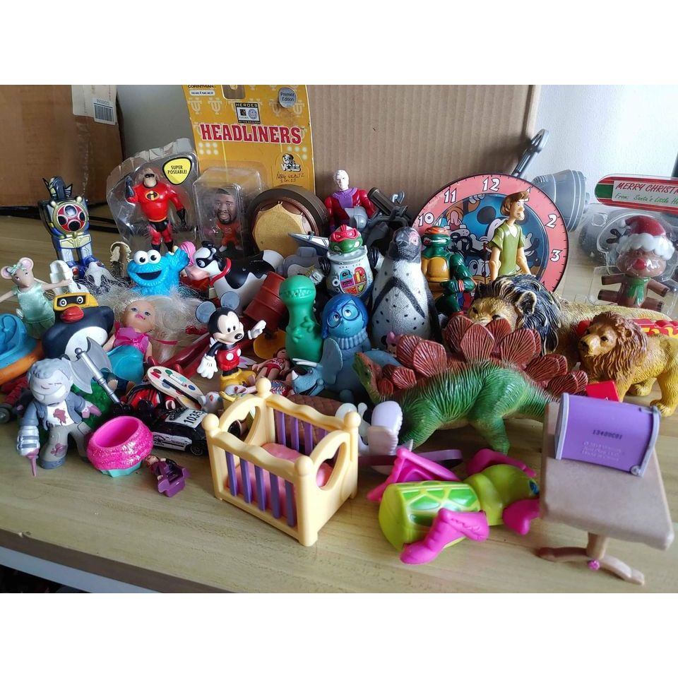 Huge Lot of kids toy figures - Ninja Turtles Scooby doo Jurassic Park ...