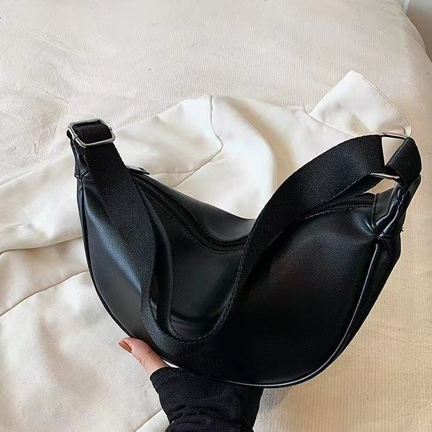 Unisex Japanese Woman Leather Dumpling Sling Bag Shoulder Bags For ...