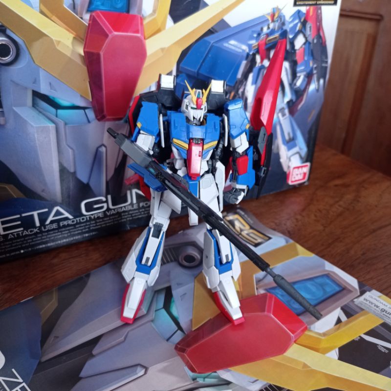 Pre loved Bandai Real Grade RG 1/144 Zeta Gundam mecha robot model kit ...