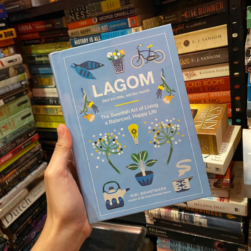 Lagom: The Swedish Art of Living a Balanced, Happy Life (HB) | Shopee ...
