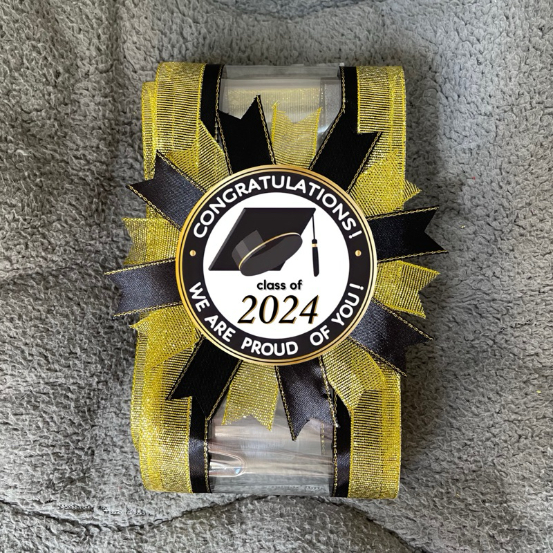ONHAND 10 Bills Money Lei / Money Sash / Money Garland for Graduation ...