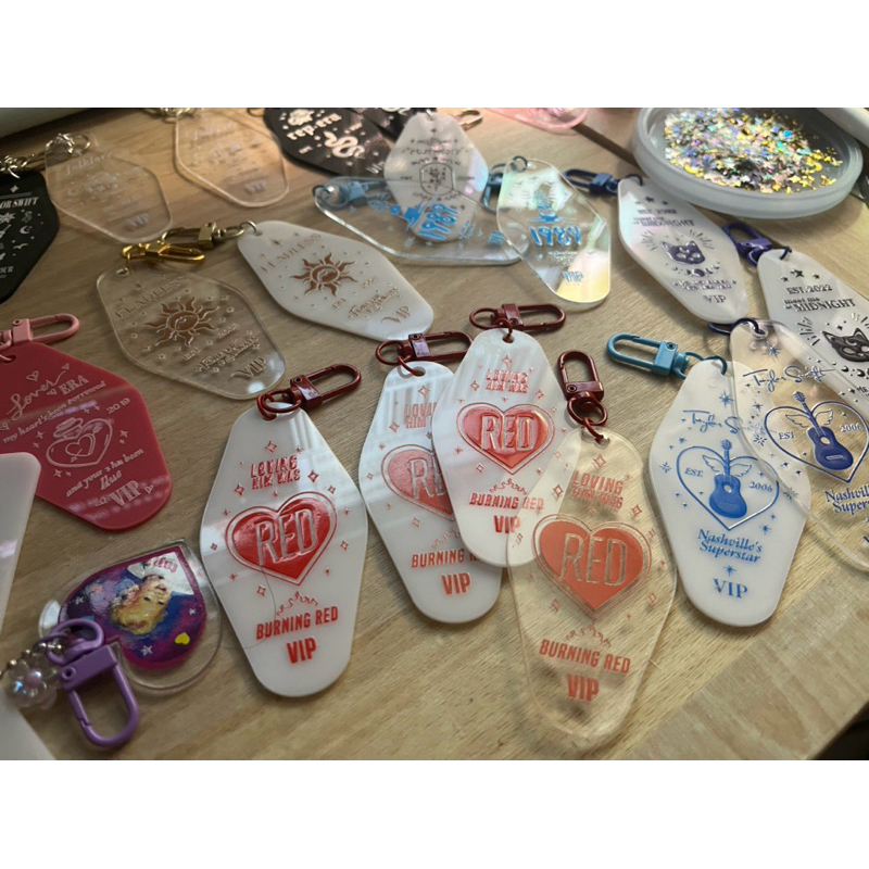 (ONHAND) TAYLOR SWIFT ANIK ANIK CONCERT ESSENTIALS | Shopee Philippines