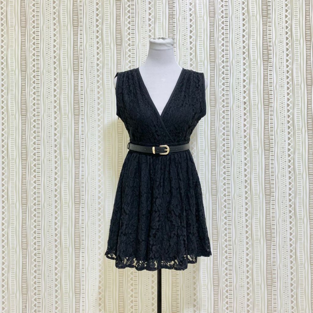 BLACK LACE MINI DRESS (PRELOVED) | Shopee Philippines