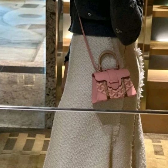 MINI HAND/SLING BAG WITH COMPLETE INCLUSION | Shopee Philippines