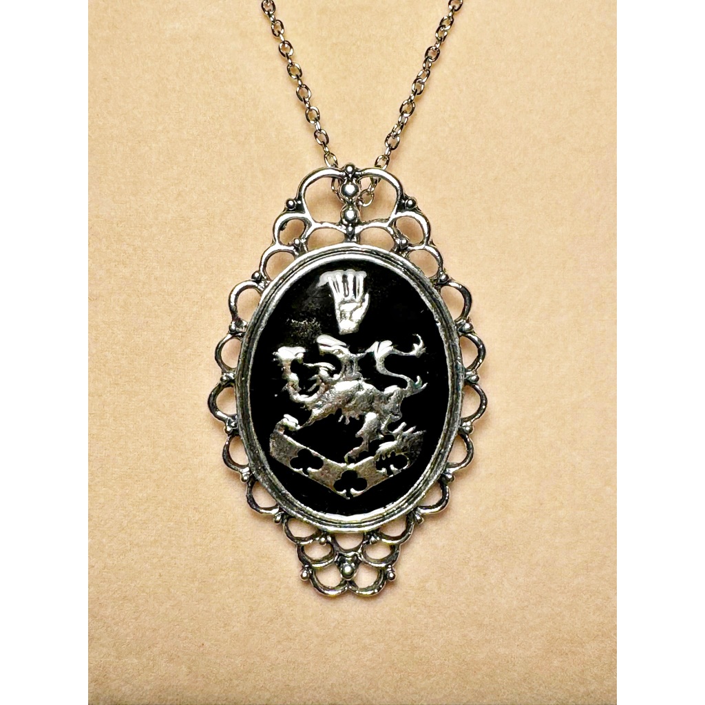 Cullen Crest Necklace inspired by Twilight Saga | vampire family ...