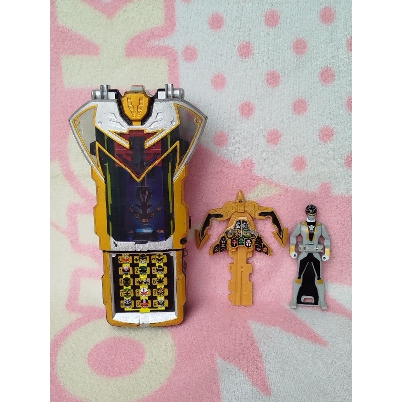 DX Gokai Silver with ranger key The transformed from the movement ...