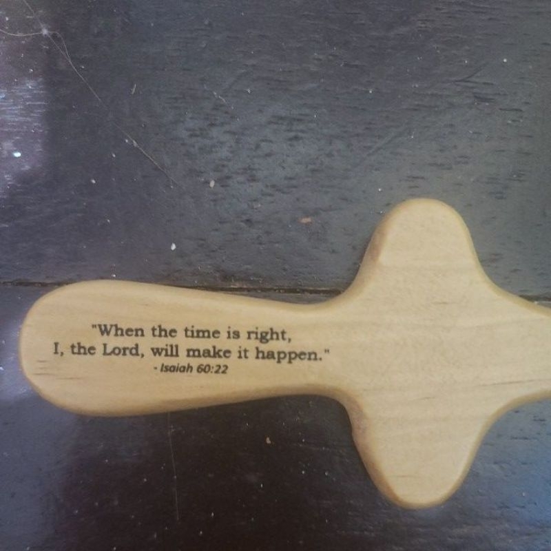 Ready stock, 1 pc 4 inch Comfort cross, wooden cross, holding cross ...