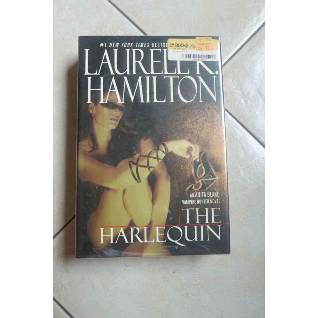 The Harlequin by Laurell Hamilton | Shopee Philippines