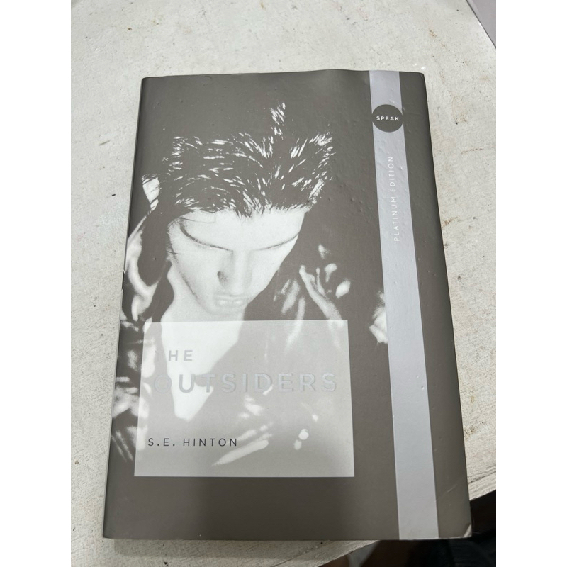 The Outsiders by SE Hinton [Speak Platinum Edition] | Shopee Philippines