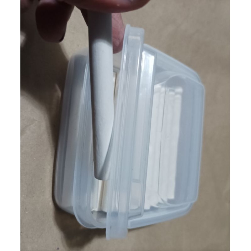 Chalk with case Chalk w/dispenser 18 pieces chalk w/transparent case OR ...