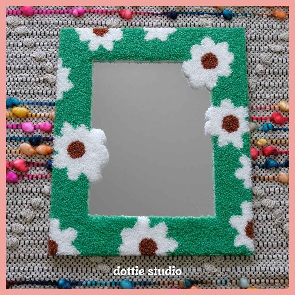 LAST PIECE Dottie Studio Cute Flower Tufted Wall/Vanity Mirror 12x10E ...