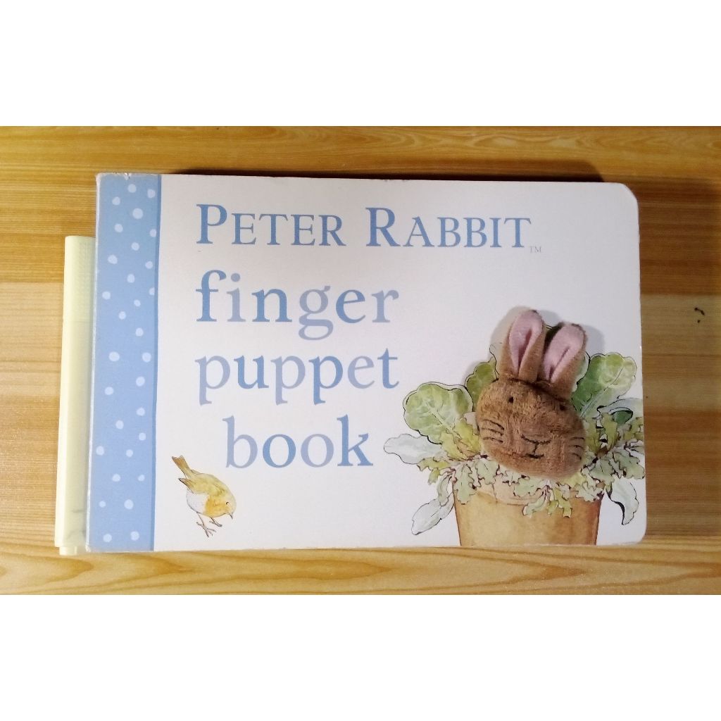 (Pre-Loved) Peter Rabbit Finger Puppet Book by Beatrix Potter (BB ...