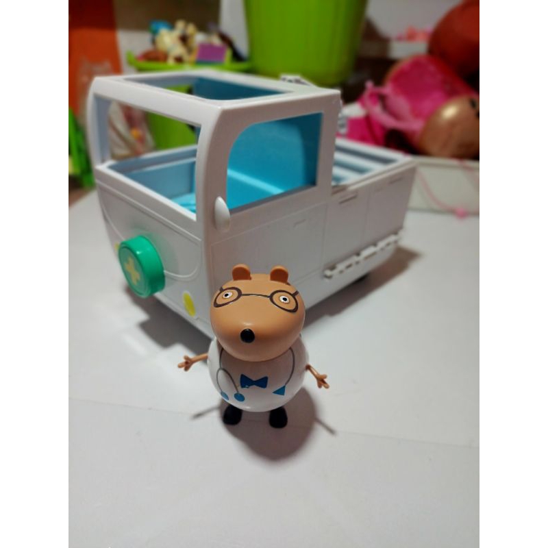 Preloved Peppa Pig Ambulance Playset with Doctor brown Bear | Shopee ...
