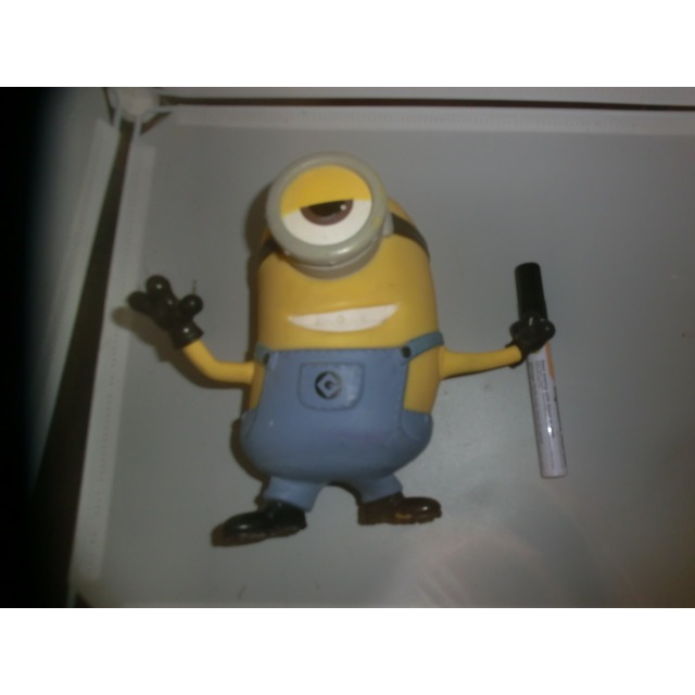 A22 - Despicable me minion figure (no markings baka nasa missing stand ...
