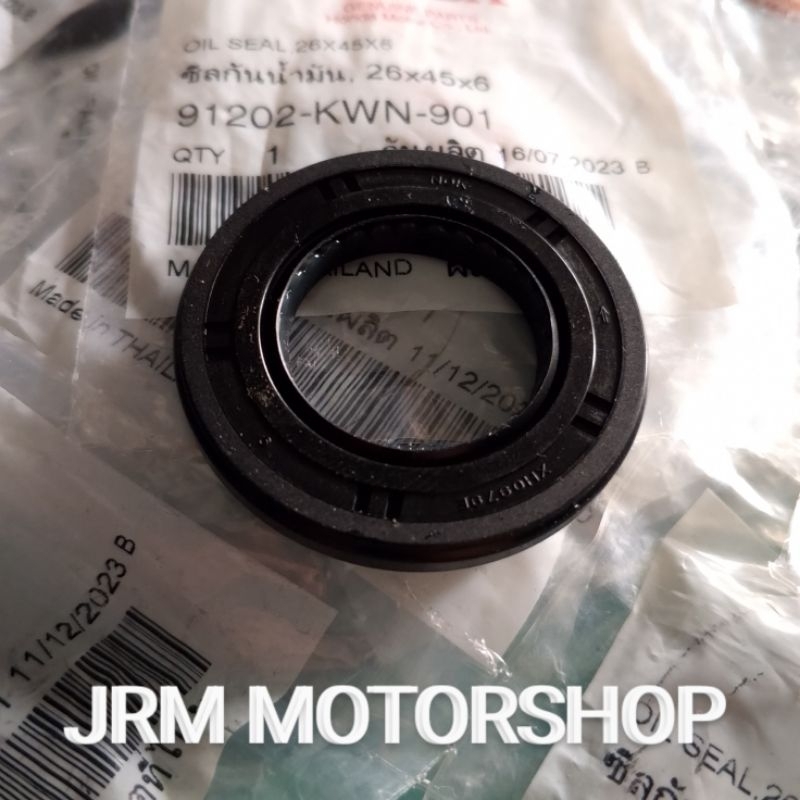 Honda Genuine Oil Seal Crankshaft - 26x45x6(91202-KWN-901)Click 125i v1-v2-v3 / Click 150i v1-v2 ...