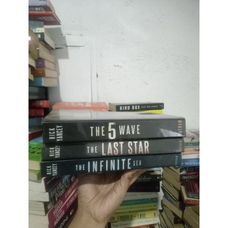 The 5th wave Trilogy Set by Rick Yancey | Shopee Philippines