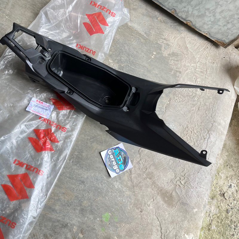SGP Raider 150 FI Box, Front U Box (Suzuki Genuine) | Shopee Philippines