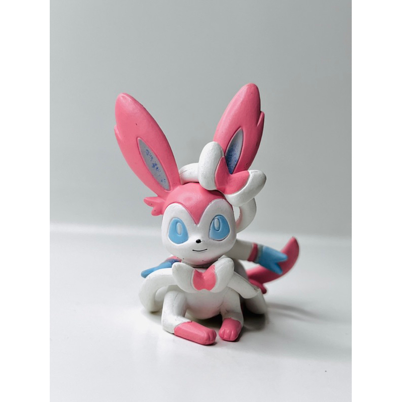 TAKARA TOMY Pokemon Eevee Mini Figure -Sylveon Lying Down | Shopee ...