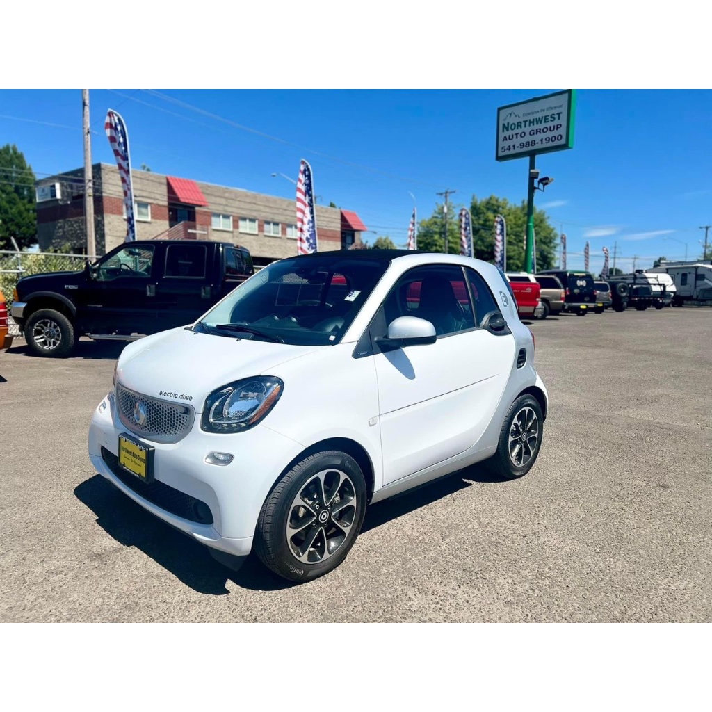 IT BRAND NEW ORIGINAL 2017 Smart Fortwo Electric Car with only 11k ...