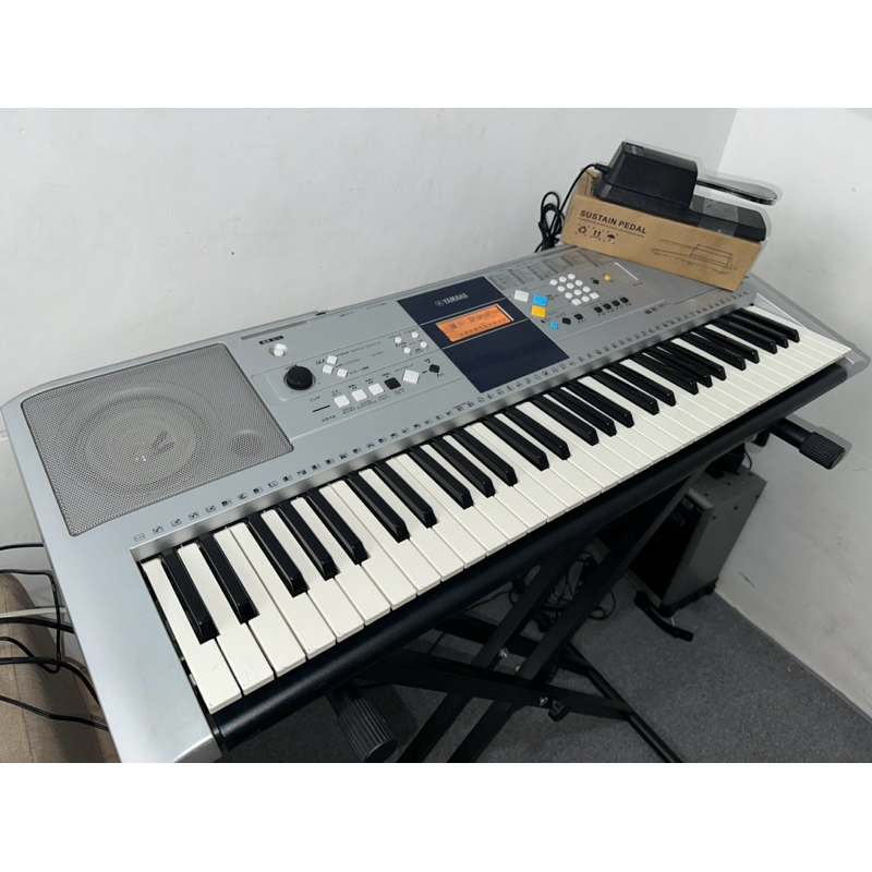 Yamaha PSR E323 Touch Response 61 Keys Piano Keyboard with Sustain ...