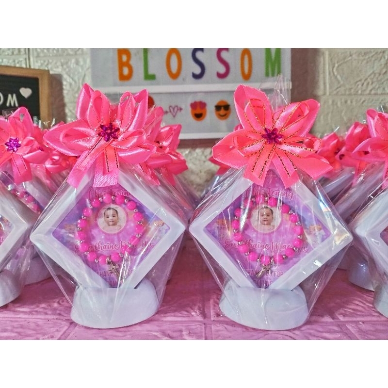 Floating frame Souvenirs with Stand 20 minimum any theme | Shopee ...