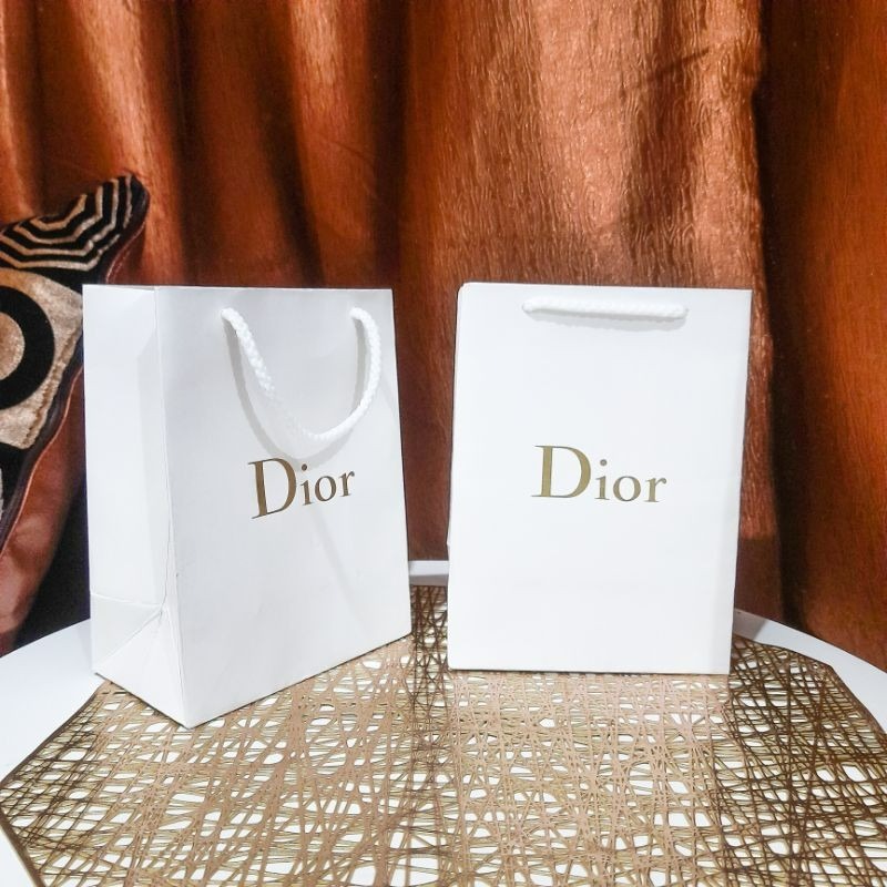 Dior Paper Bag Holds Small Branded Jewelry Perfume Gift Boxes | Shopee ...