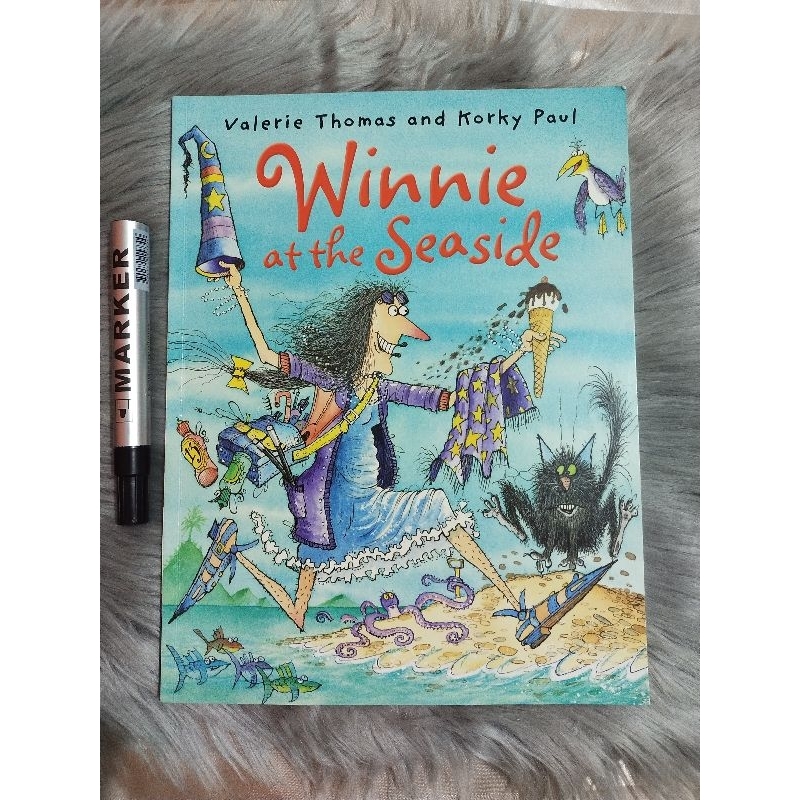 Winnie the Witch | Winnie at the Seaside Storybook (Preloved-paperback ...