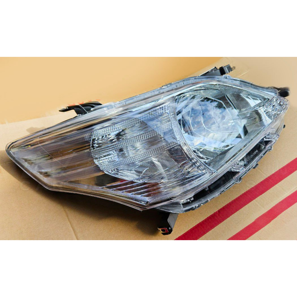 Toyota Innova Headlight/2013-2016/Innova/Head Lamp/Front Light/Signal ...