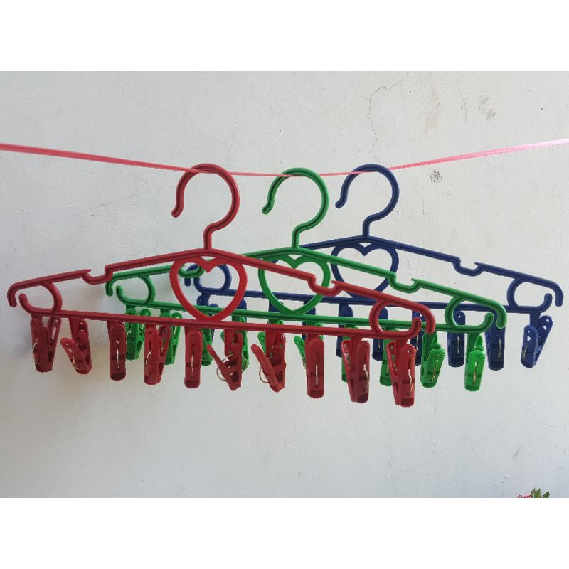 #1136 Jumbo clip,(1 pcs),plastic hanger with 10 clips MAKAPAL | Shopee ...