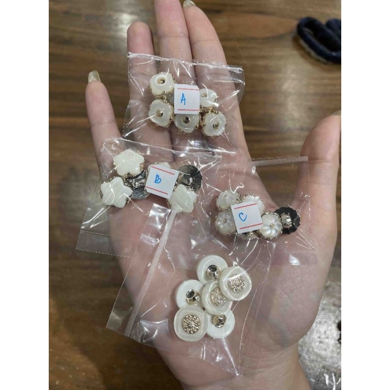 Aesthetic Buttons (6pcs) | Shopee Philippines