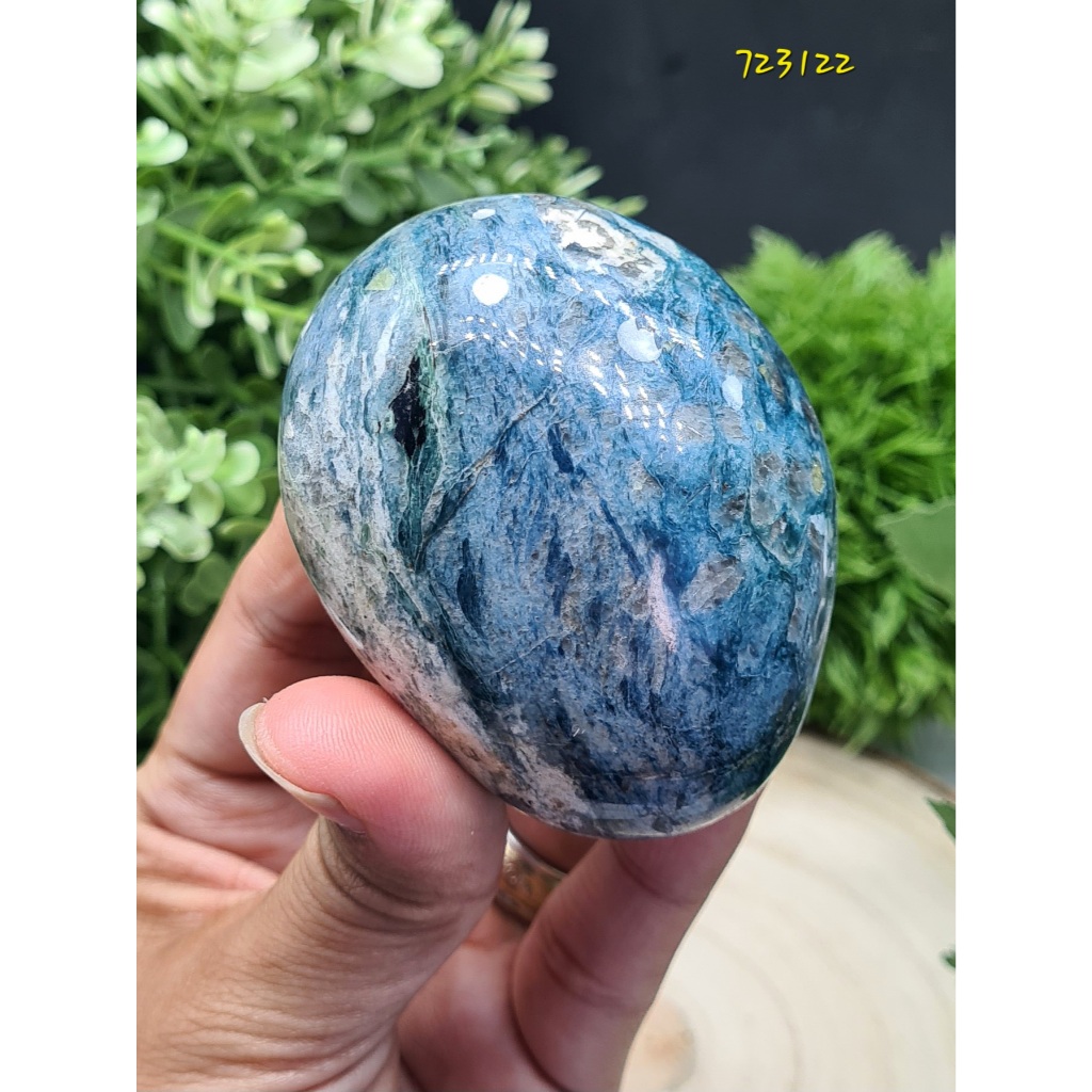 Dumortierite with Quartz Palm Stone - Dumortierite Healing Crystal ...