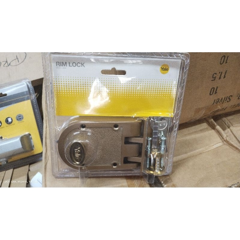 Yale rim lock deadlock for sliding doors and swing door v198gl gold ...