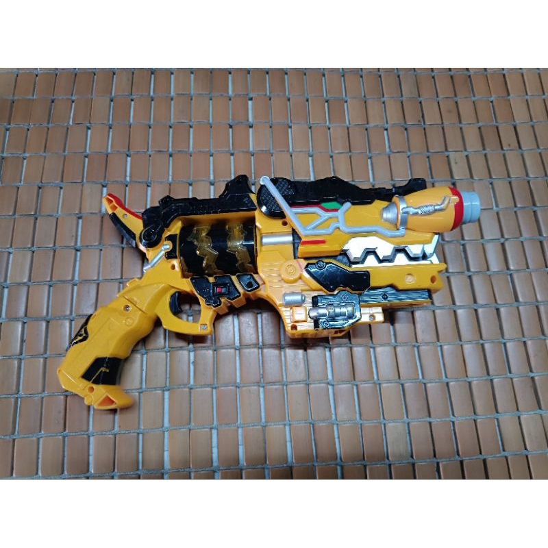 Japan Surplus Bandai 2012 Power Rangers Kyoryuger Gabi Revolver Gun ...