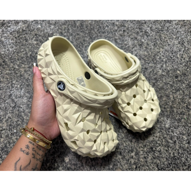 Crocs Geometric Clog | Sandals | Men | Women | Girls | Boys | Shopee ...