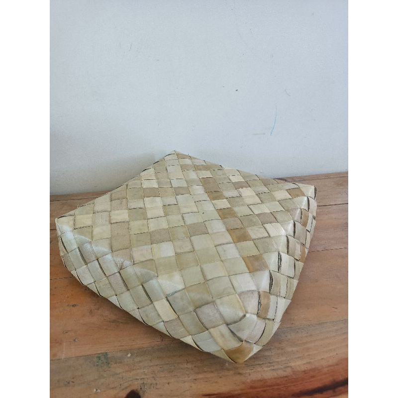 native bayong box tampipi size 8x8x2 and 9x9x3 | Shopee Philippines