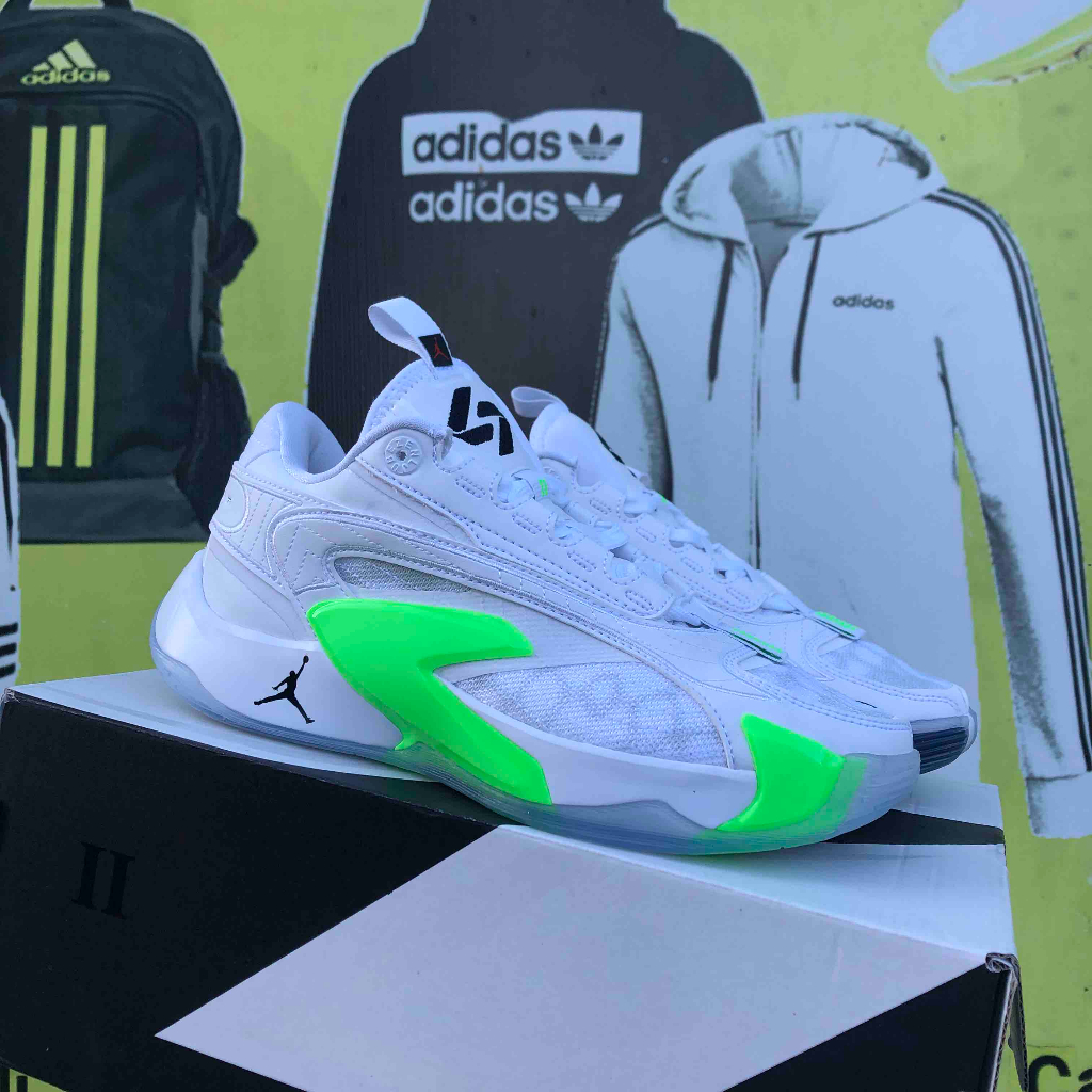 ORIGINAL LUKA 2 WHITE GREEN STRIKE MEN BASKETBALL SHOES | DZ3498-103 ...