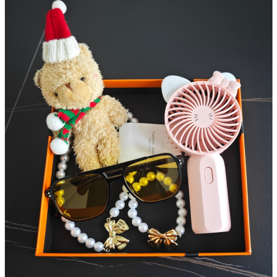 Orange gift box | girl gift box | entourage | wedding souvenir | a gift ...