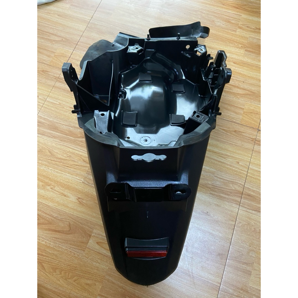 suzuki burgman street sgp rear fender assy complete with reflector ...