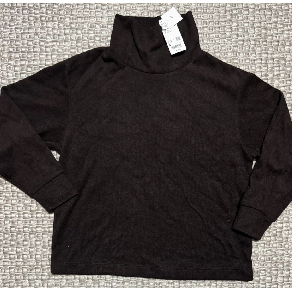 Brand New Auth Uniqlo High Neck Sweater / GU Multi-Border Polo Sweater ...