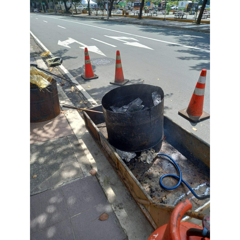 Hard Asphalt Sealant (25 KGS) for Cracks or Waterproofing - Oxidized ...