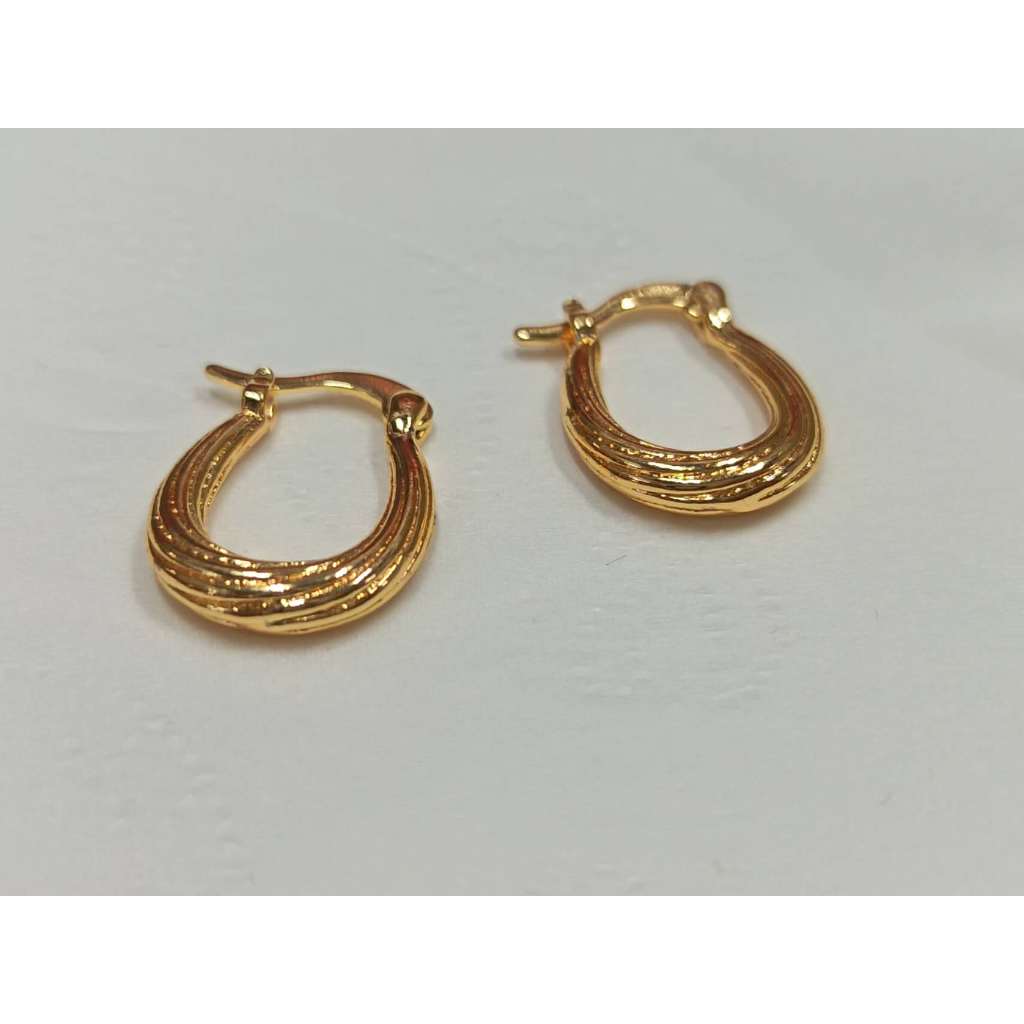 Gold Plated Hollow Earrings Light Luxury Small Earrings | Shopee ...