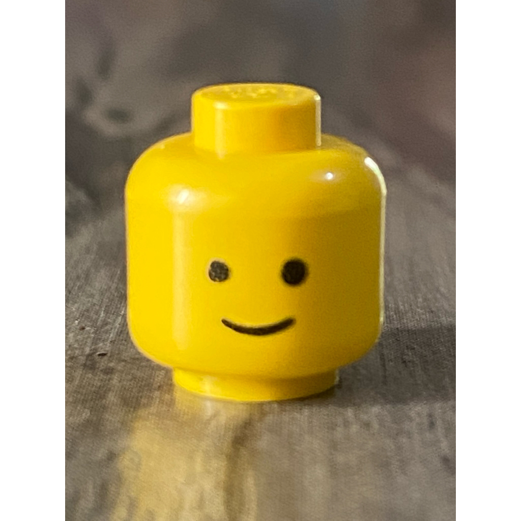 LEGO Minifigure, Head - Standard Grin Pattern - Solid Stud - Part ...