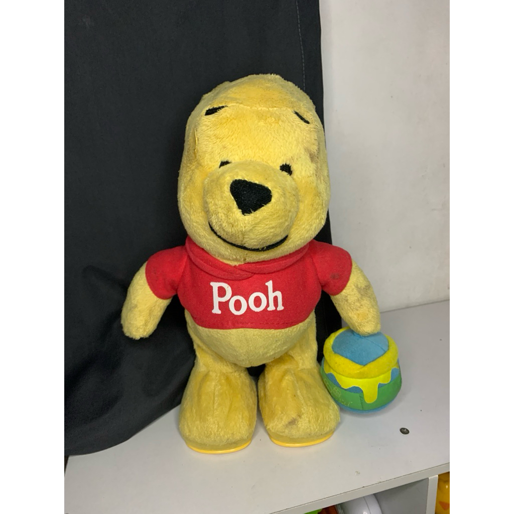 Fisher-Price Winnie the Pooh Love to Walk Talking Moving Soft Toy ...