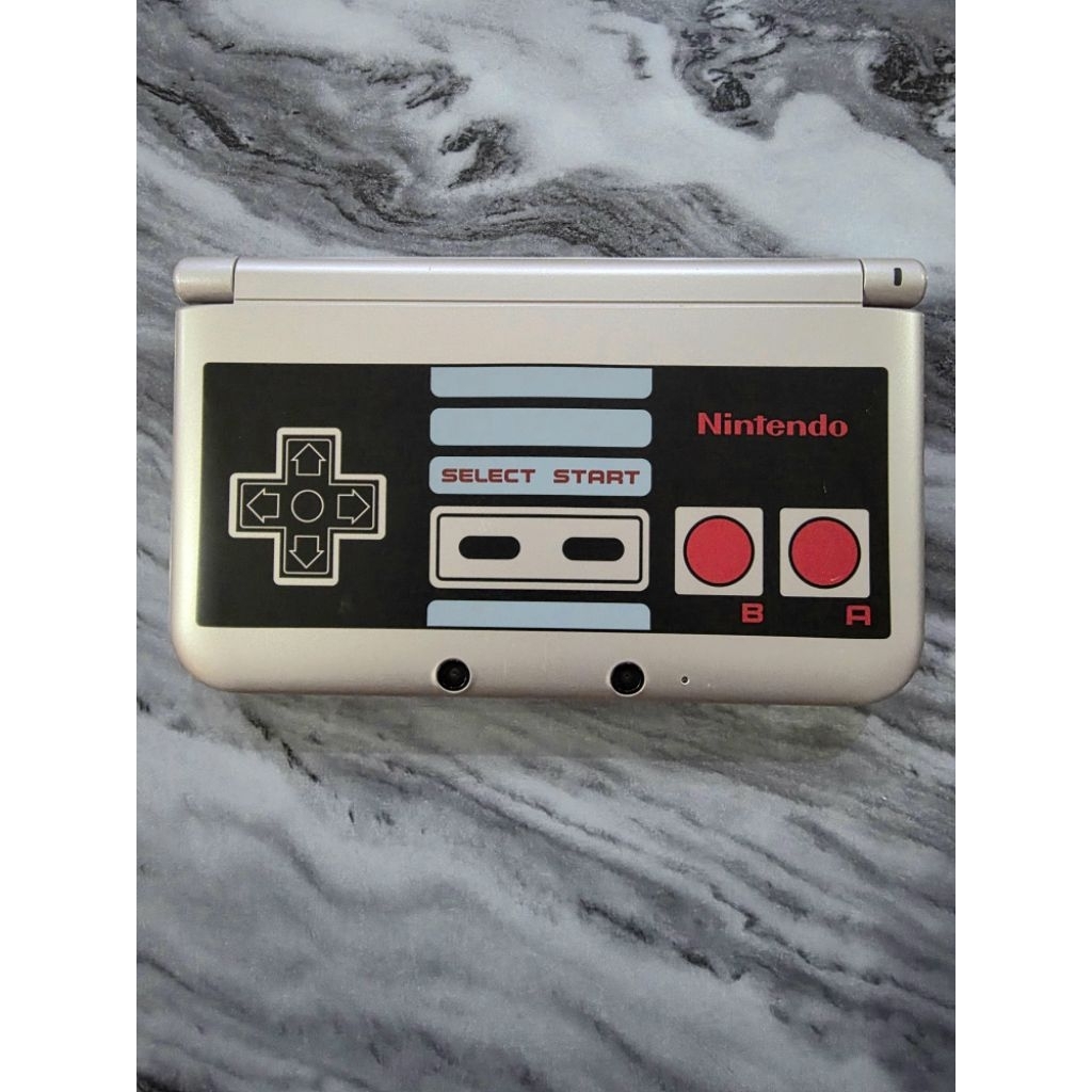 Nintendo 3DS XL NES Limited Edition (US Version) Non-CFW | Shopee ...