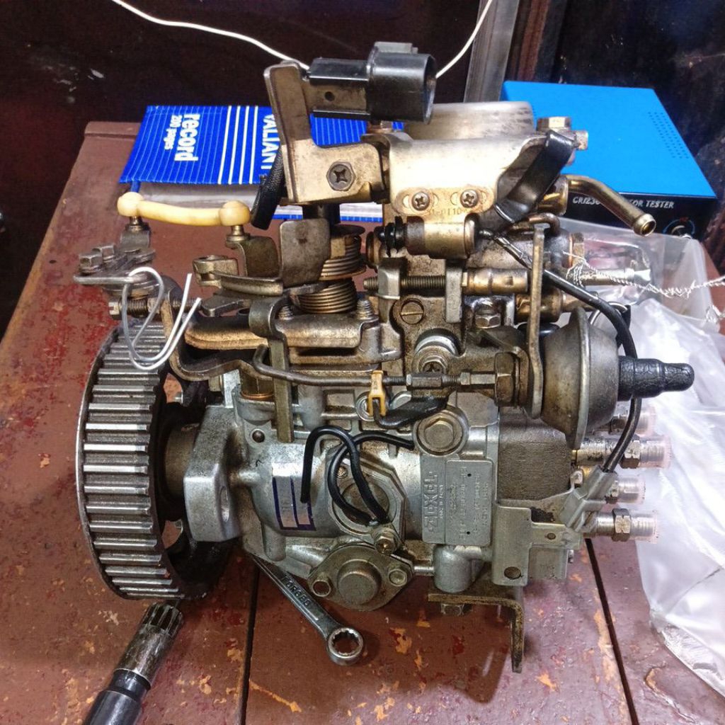 4d56 injection pump turbo type very good condition ready to install ...